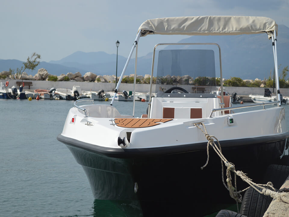 Nireus 5.30 – Ενοικιάσεις Σκαφών στην Λευκάδα | Sivota Bay Boats Rentals